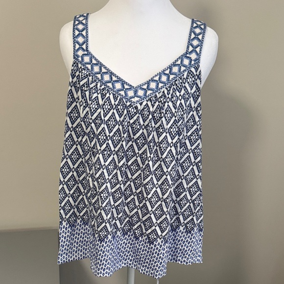 Daniel Rainn | Tops | Daniel Rainn Navy And White Geometric Camisole ...